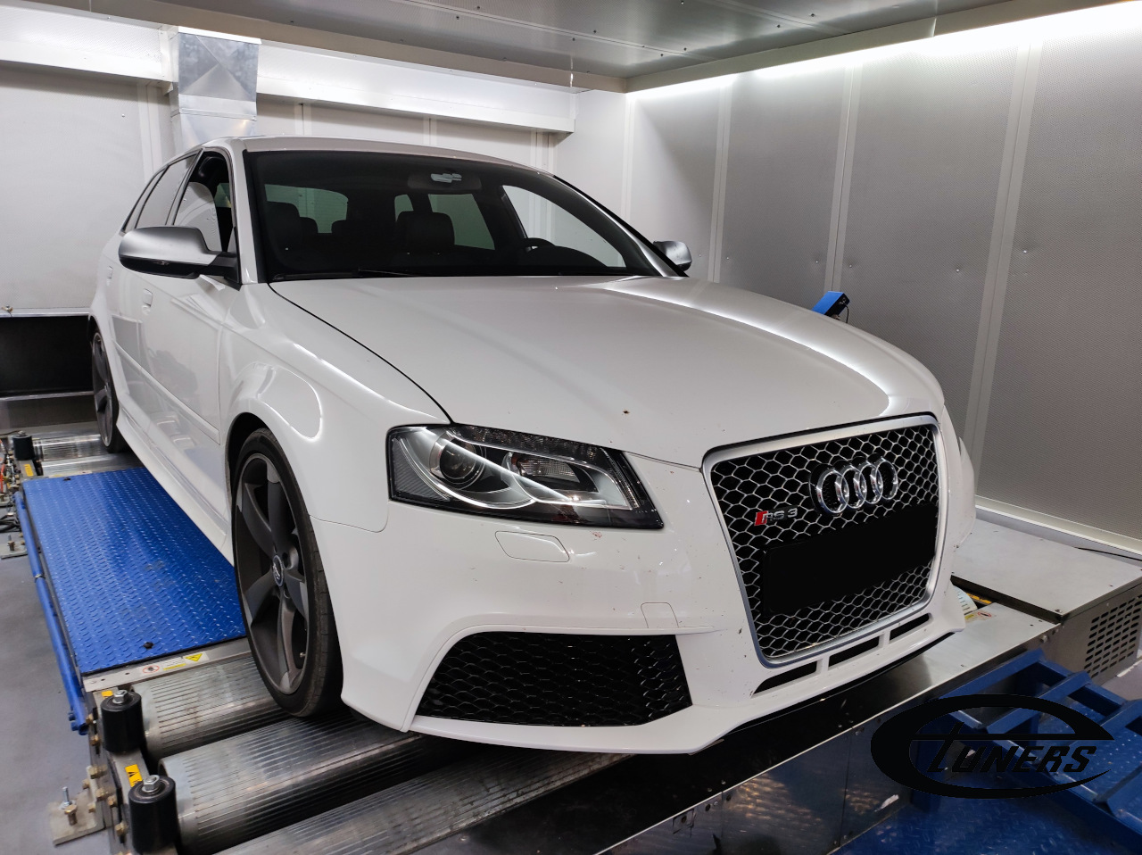 Audi RS3 8P 2.5TFSI MY2011 – #Etuners Stage3 98RON TTE500+ – eTuners