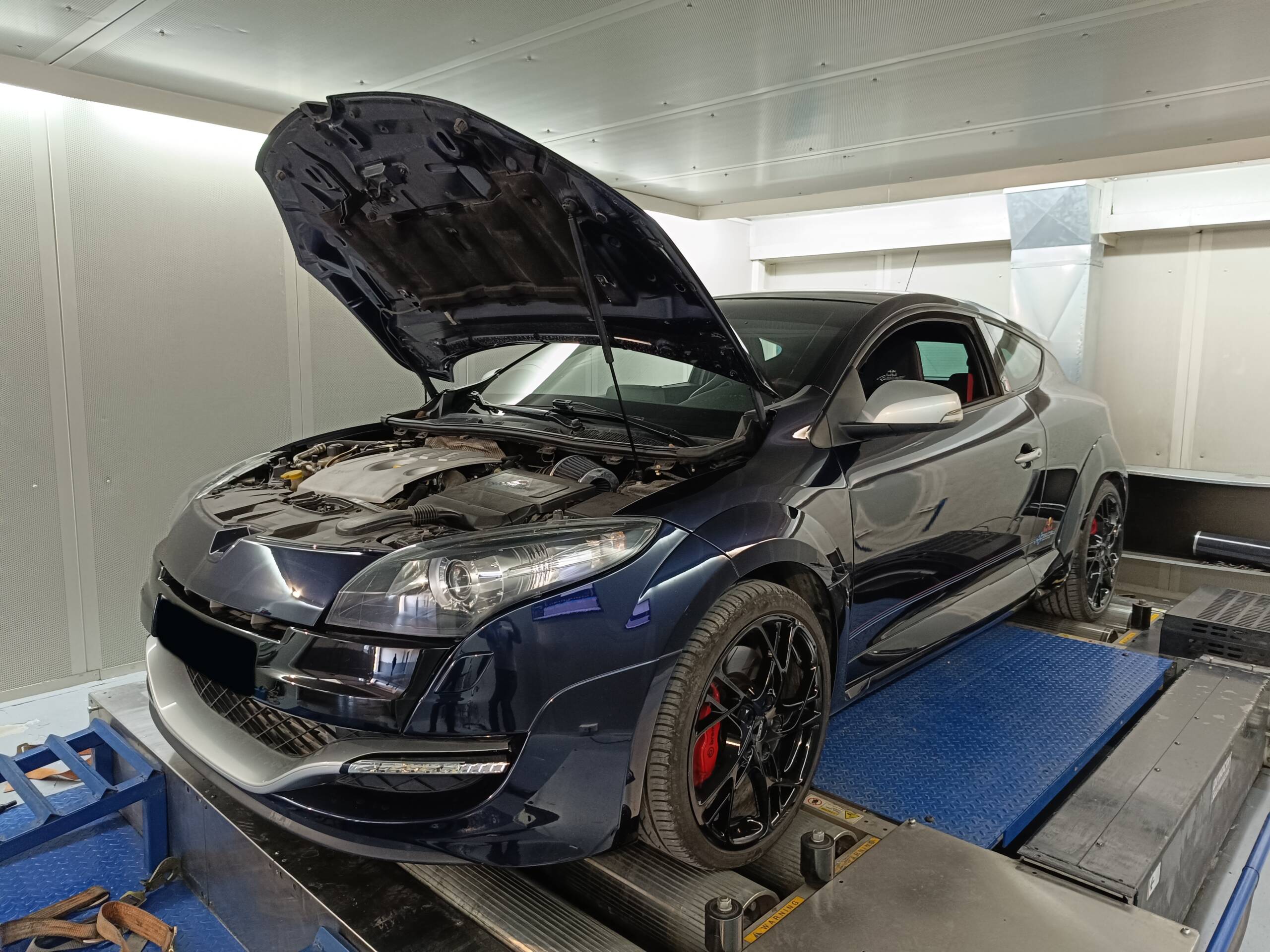 Renault Sport Megane Red Bull Racing RB8 – Stage2 100RON – eTuners